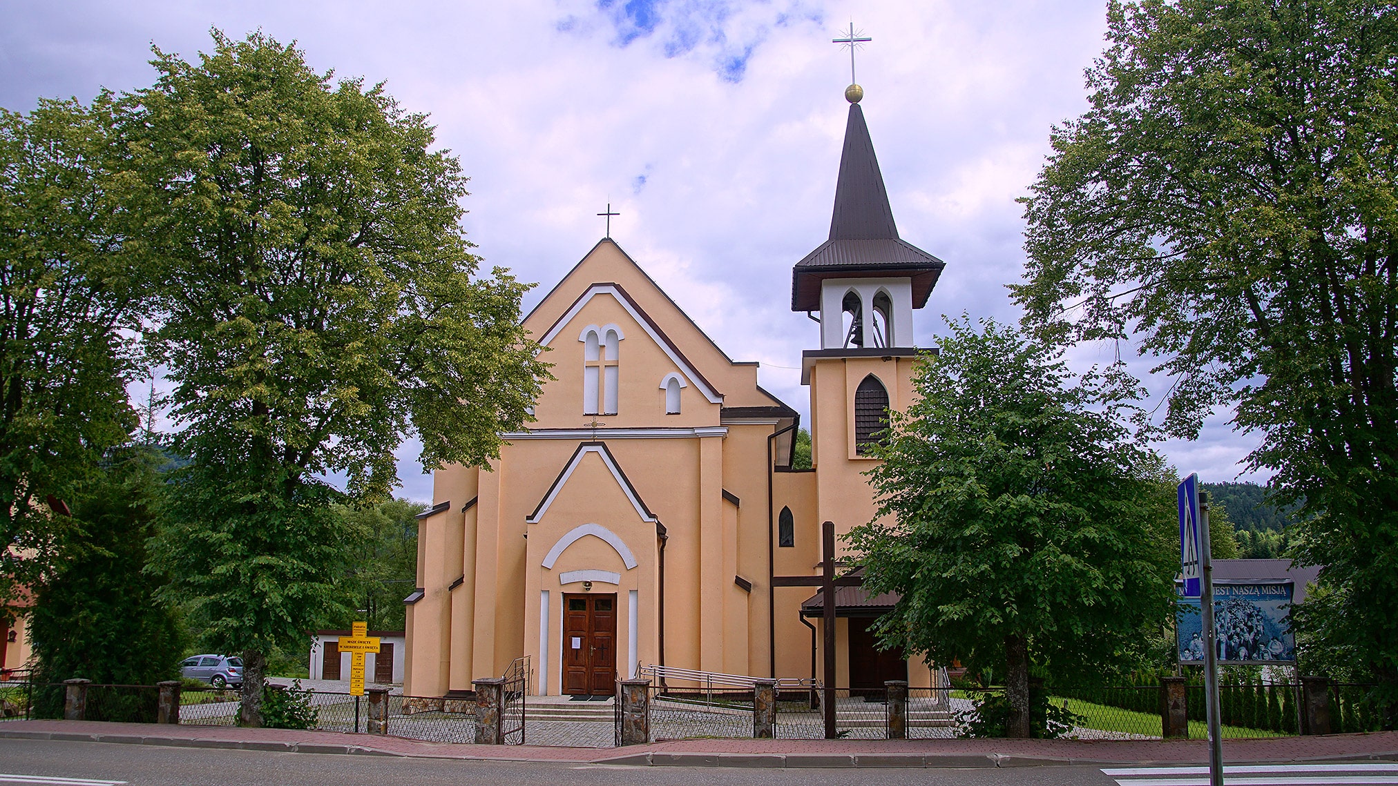 Cisna - Noclegi, hotele, domk, agroturystyka. Noclegi w Cisnej - Bieszczady